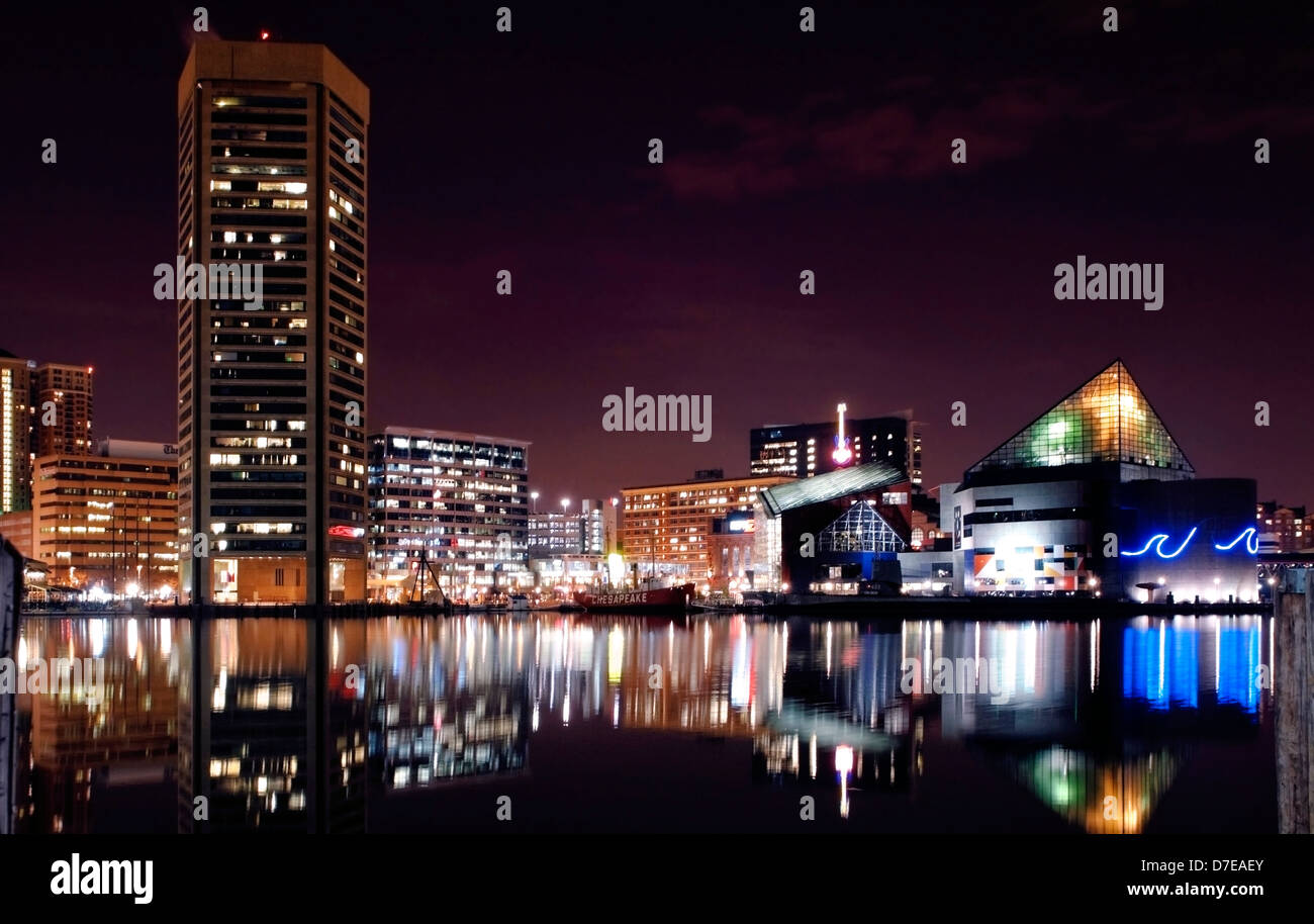 Baltimore harbor buildings hi-res stock photography and images - Alamy