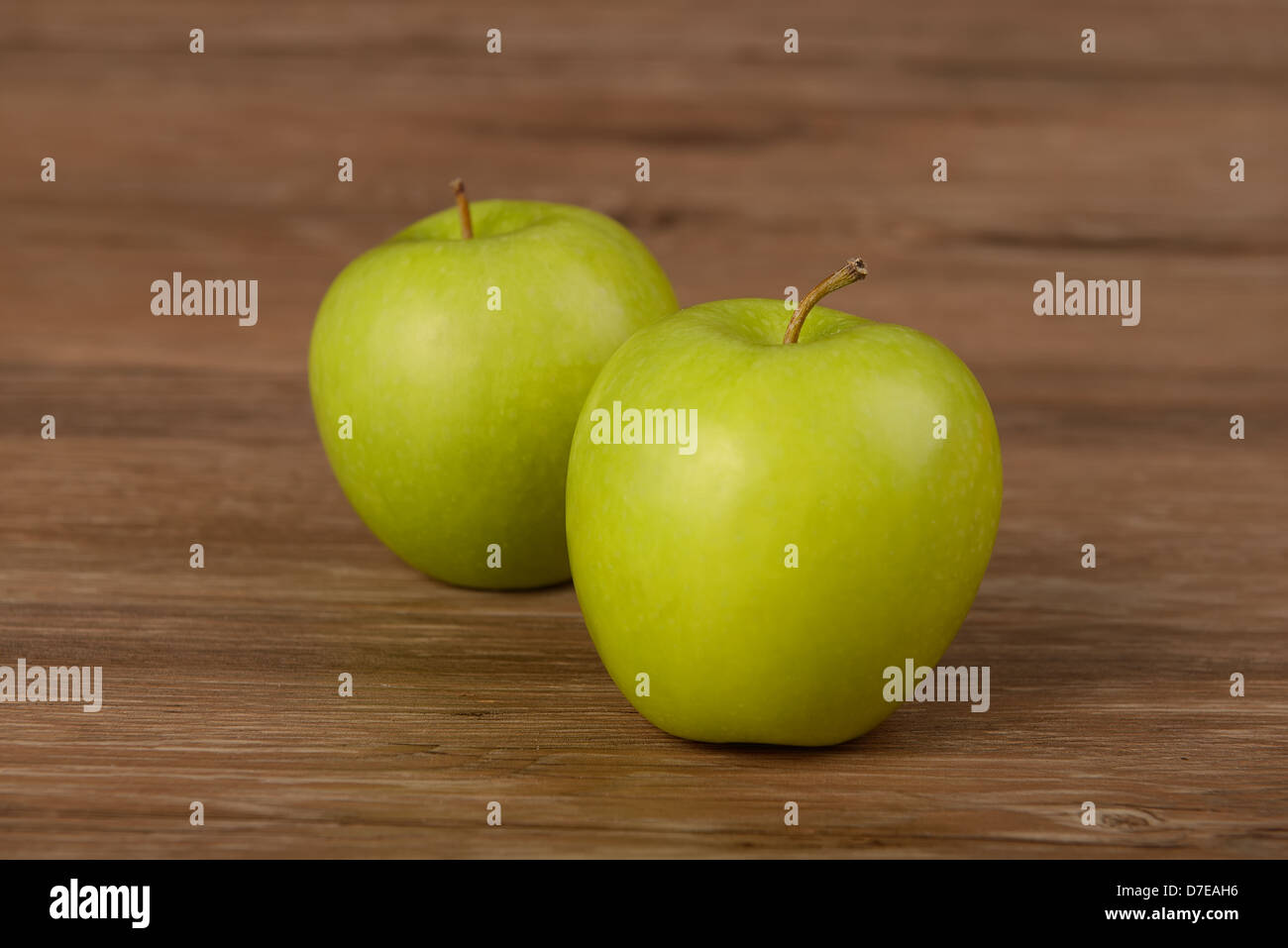 Round wooden garden table hi-res stock photography and images - Alamy