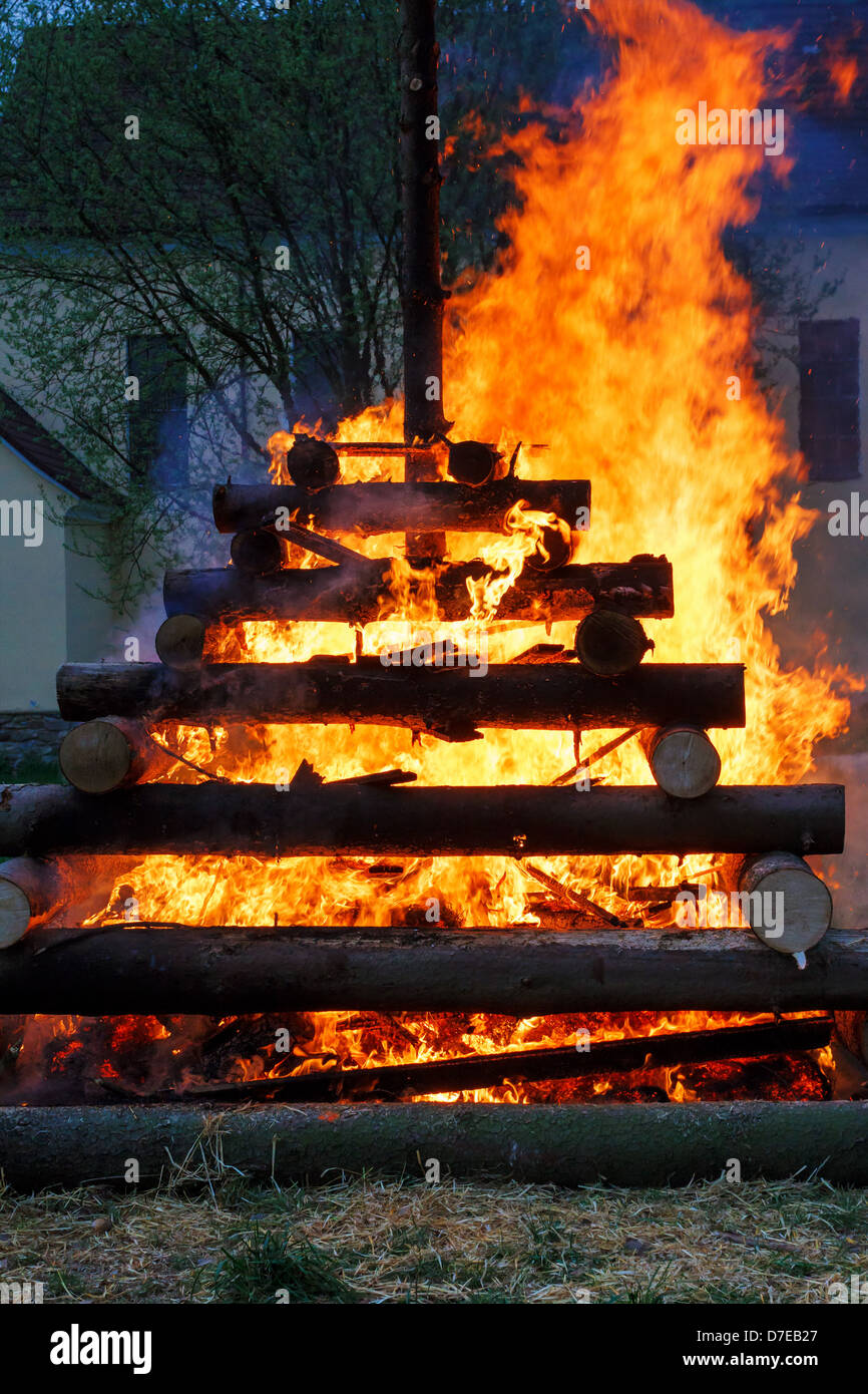 Fiery cross burning hi-res stock photography and images - Alamy