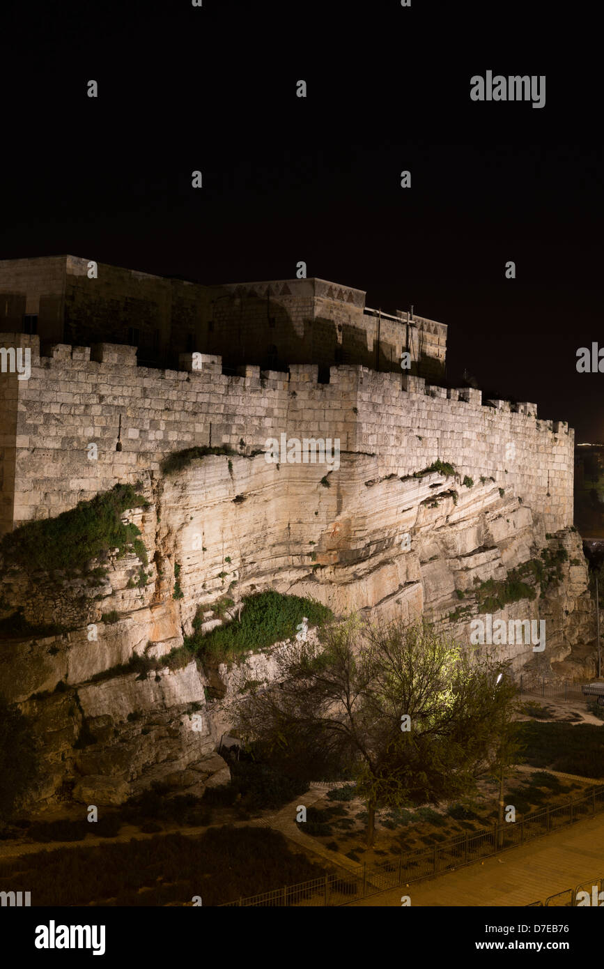 Damascus gate city walls old hi-res stock photography and images - Alamy