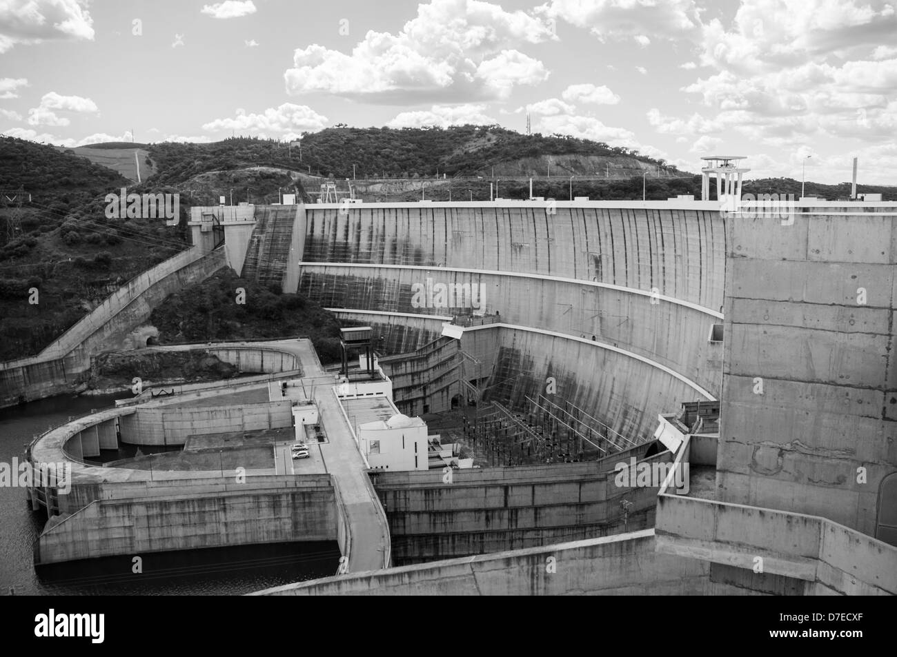 Concrete dam face hi-res stock photography and images - Alamy