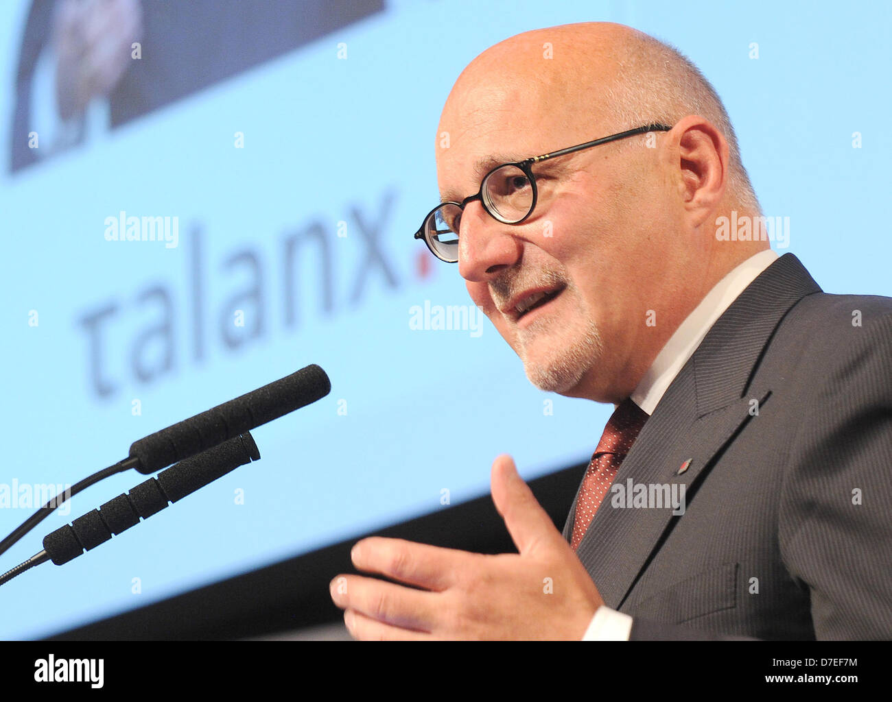 Sharholder hi-res stock photography and images - Alamy