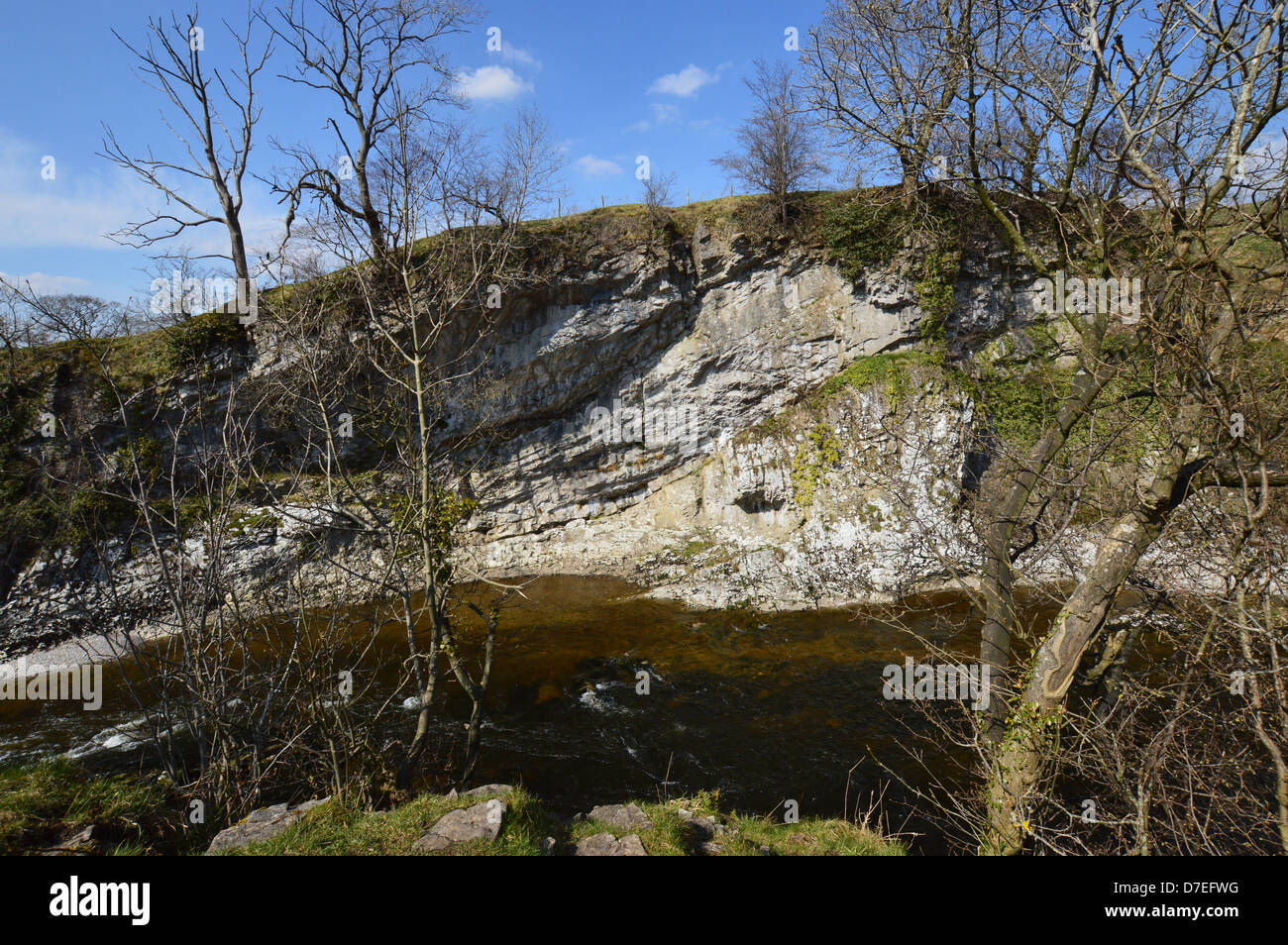 Loup Scar near Burnsall on the Dales Way Long Distance Footpath ...