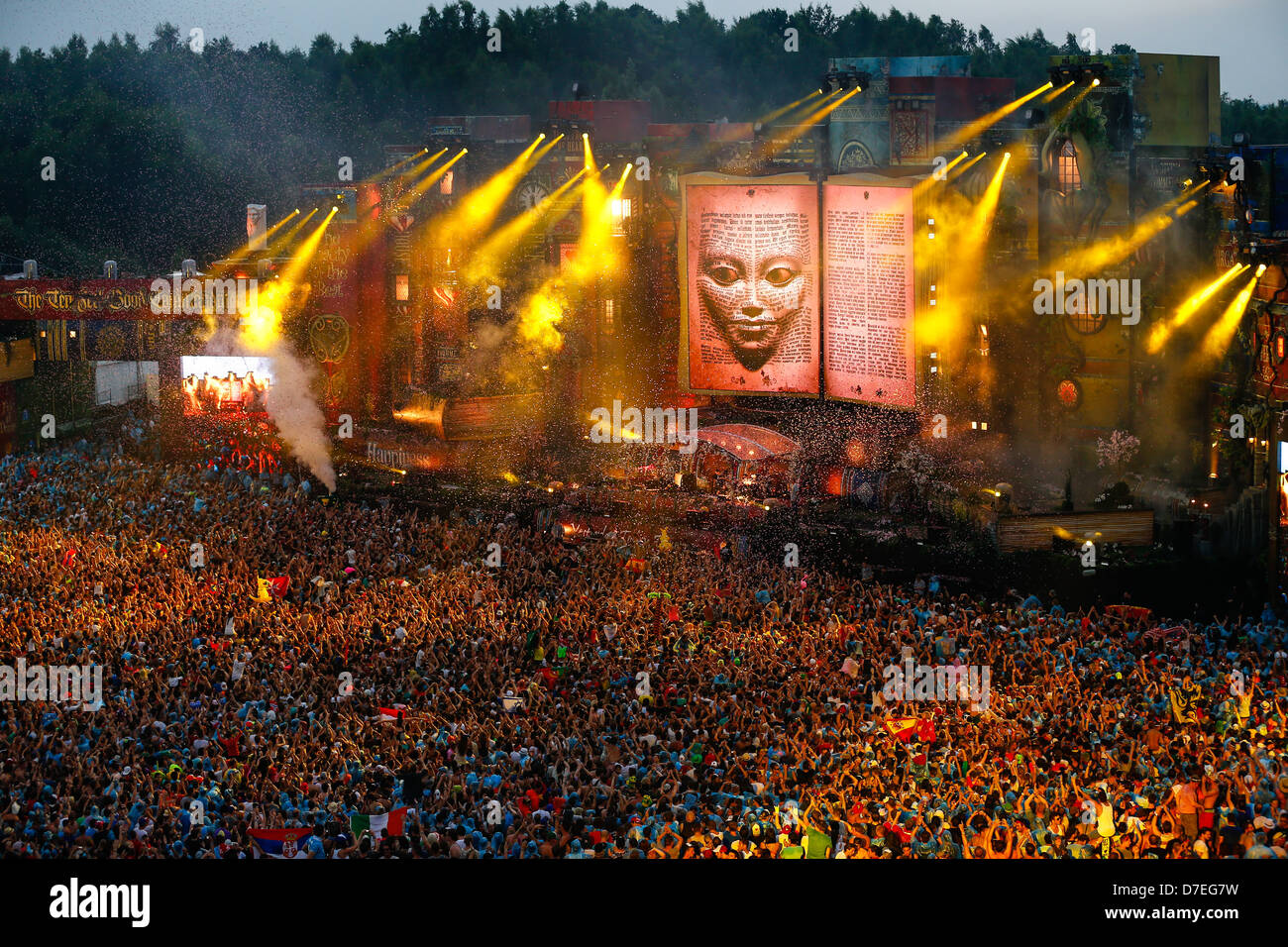 Tomorrowland festival hi-res stock photography and images - Alamy