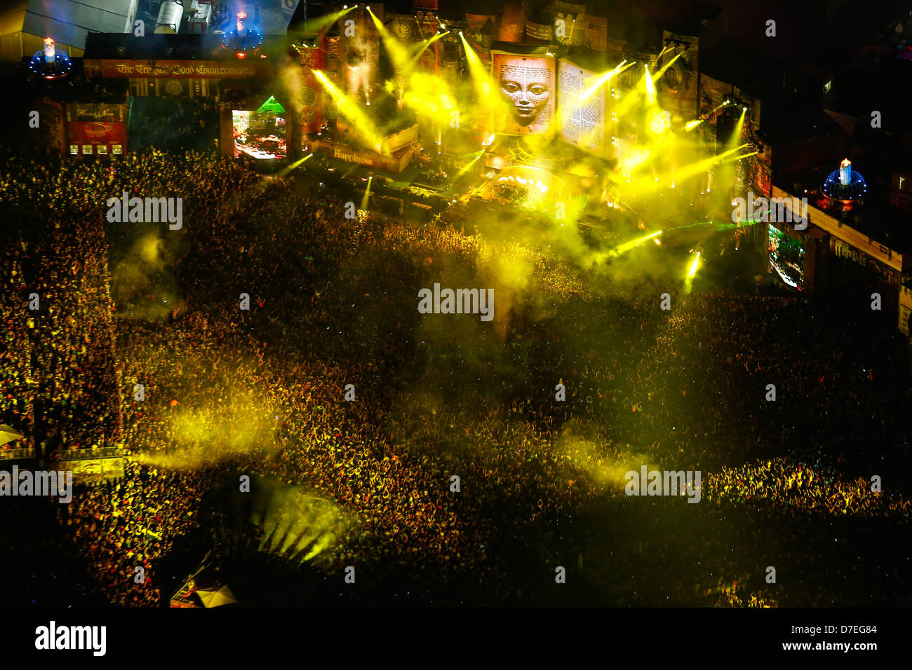 Tomorrowland festival hi-res stock photography and images - Alamy