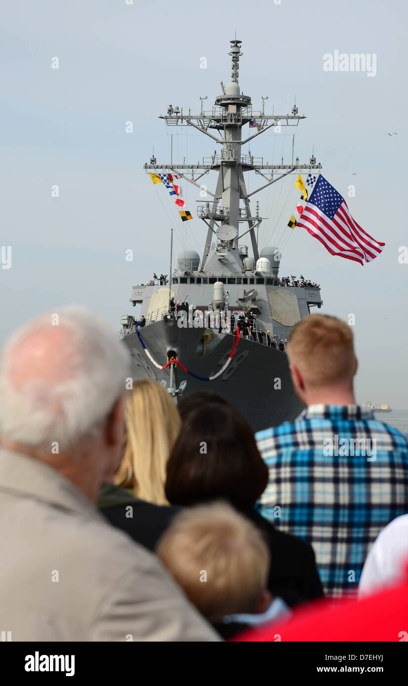 USS Laboon returns to Naval Station Norfolk Stock Photo - Alamy
