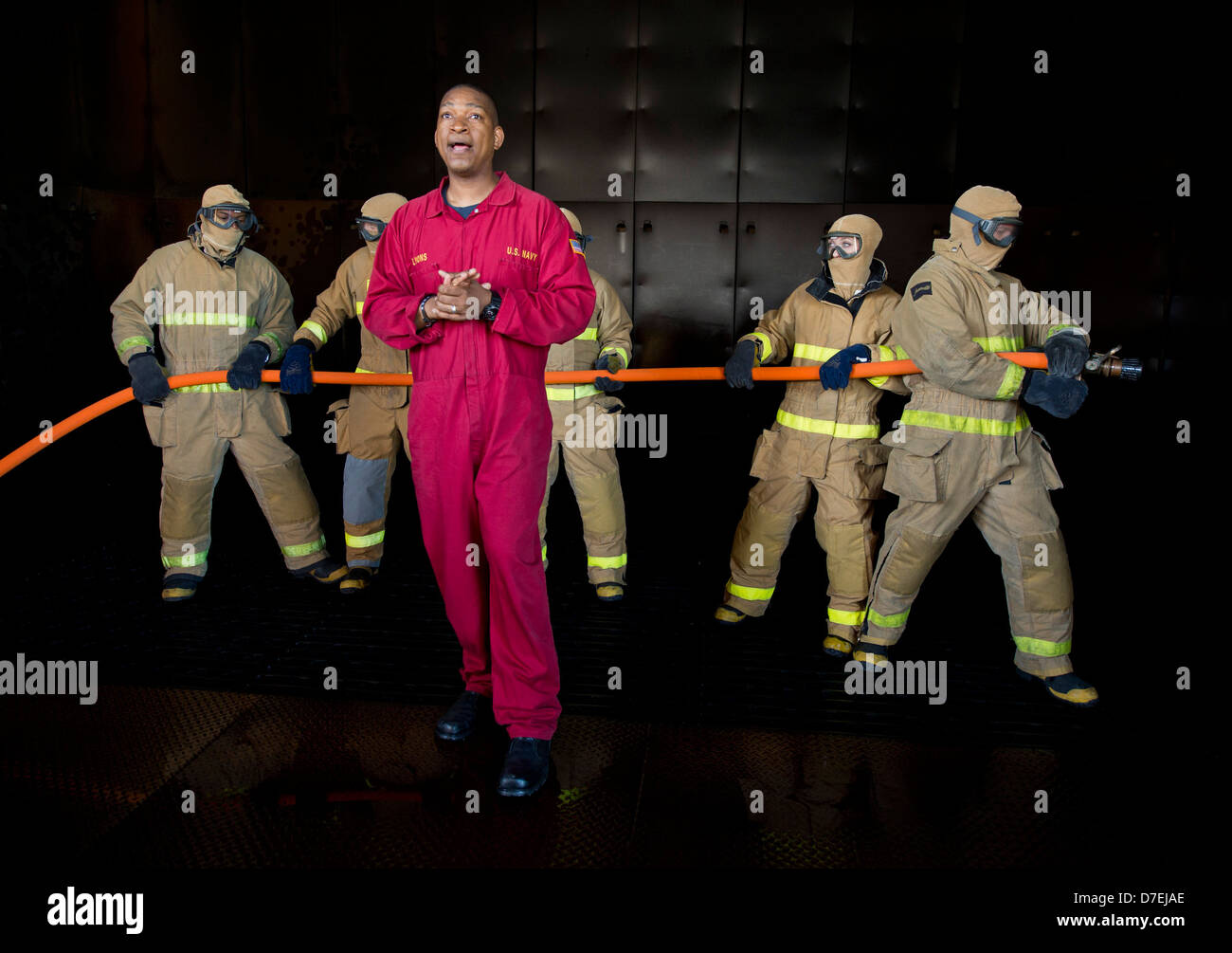 Sailors learn shipboard firefighting Stock Photo - Alamy