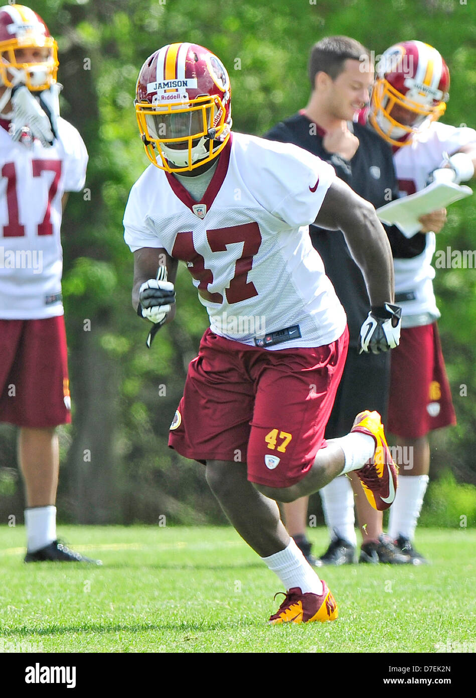 Running round park hi-res stock photography and images - Alamy