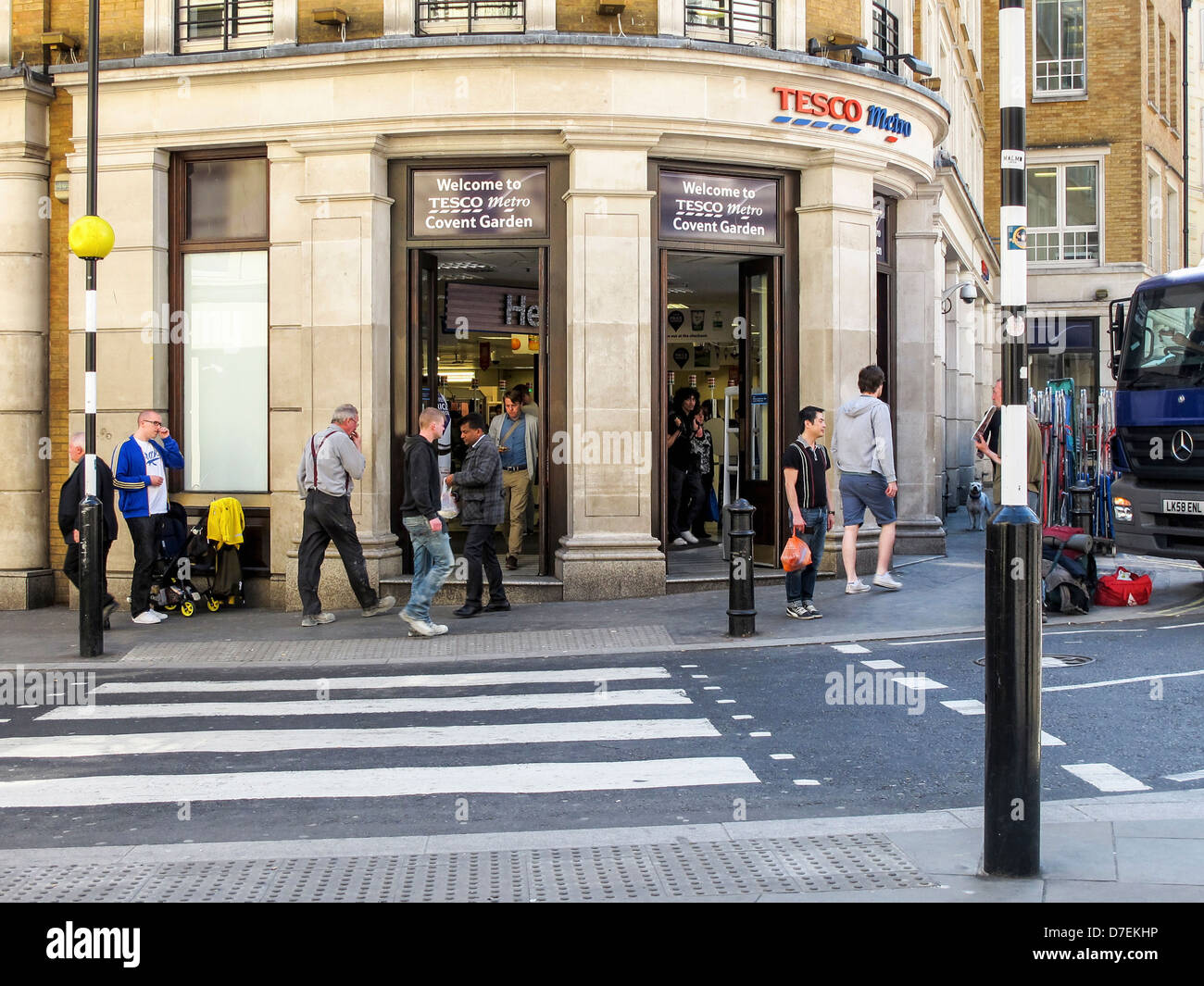 Tesco Metro Store, Covent garden, London Stock Photo - Alamy