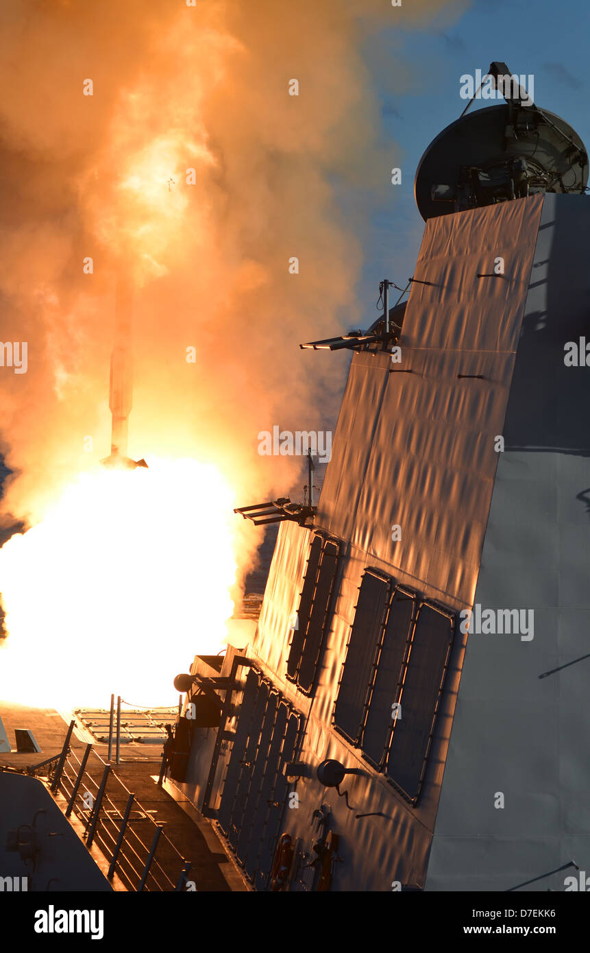 An SM-2 missile launches from USS Michael Murphy Stock Photo - Alamy