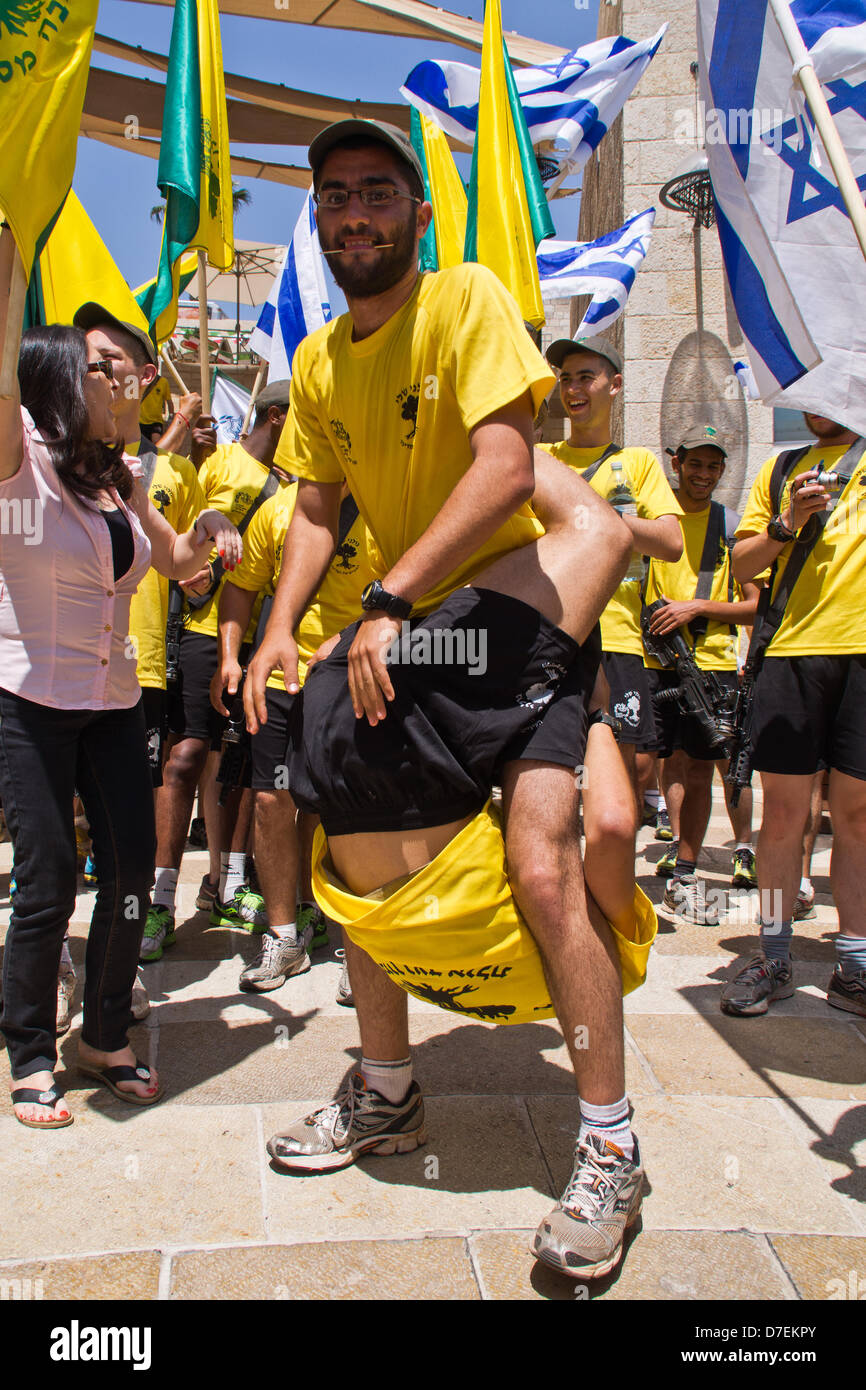 Jerusalem, Israel. 6th May 2013. Golani Brigade soldiers arrive at the ...