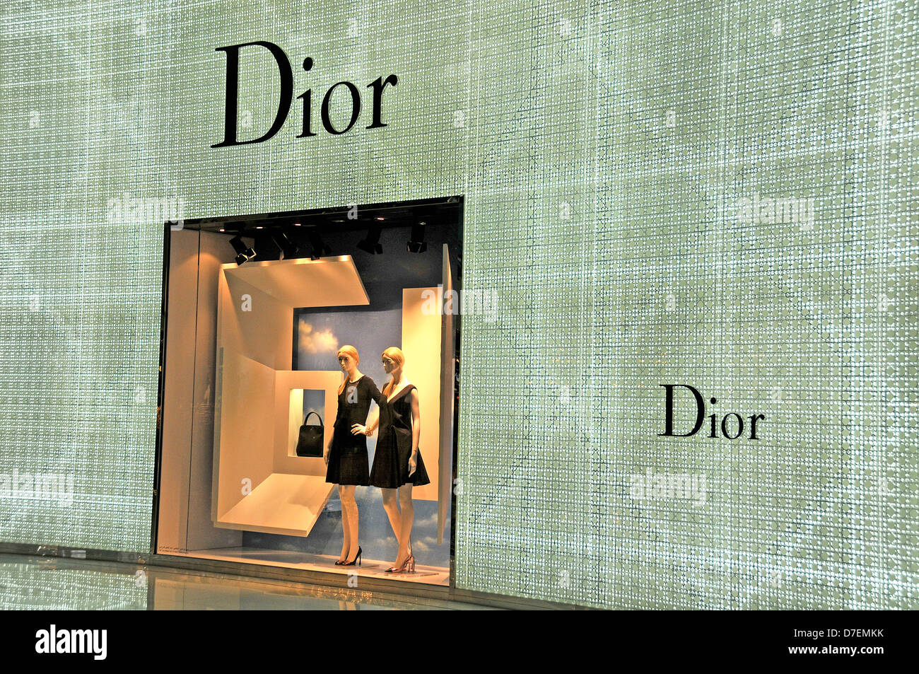 Dubai dior store hi-res stock photography and images - Alamy
