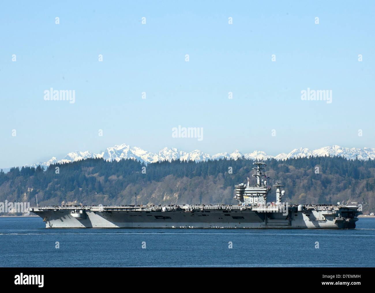 Uss nimitz hi-res stock photography and images - Alamy