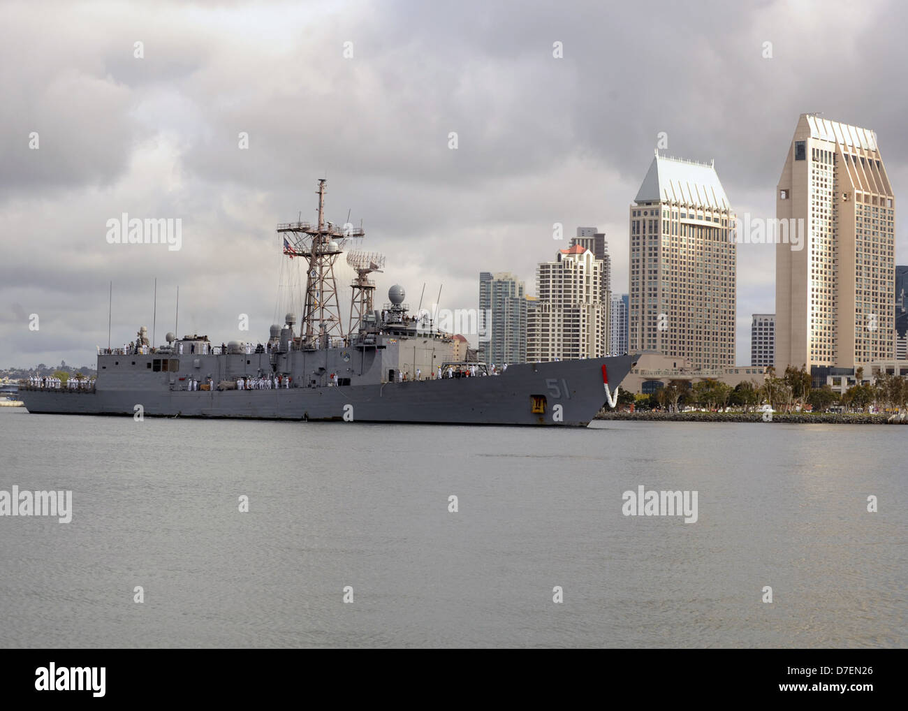 USS Gary returns to homeport Stock Photo - Alamy