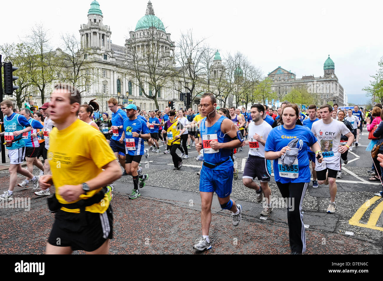 Belfast, Northern Ireland, UK. 6th May 2013. Thousands of runners ...