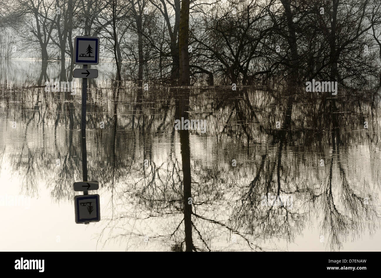 Road submerged in water hi-res stock photography and images - Alamy