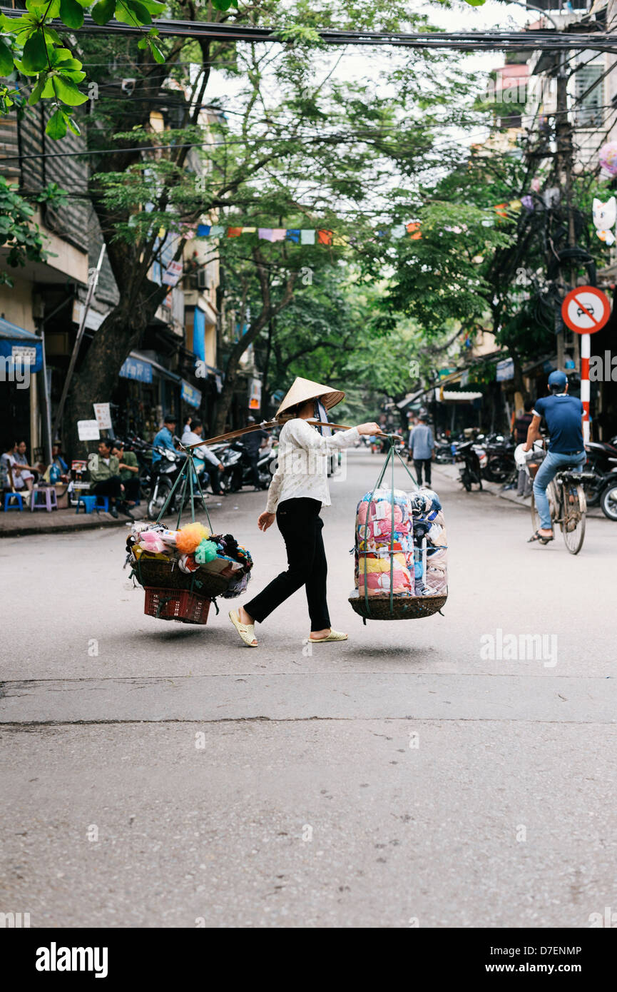 Shoulder carrying pole hi-res stock photography and images - Alamy