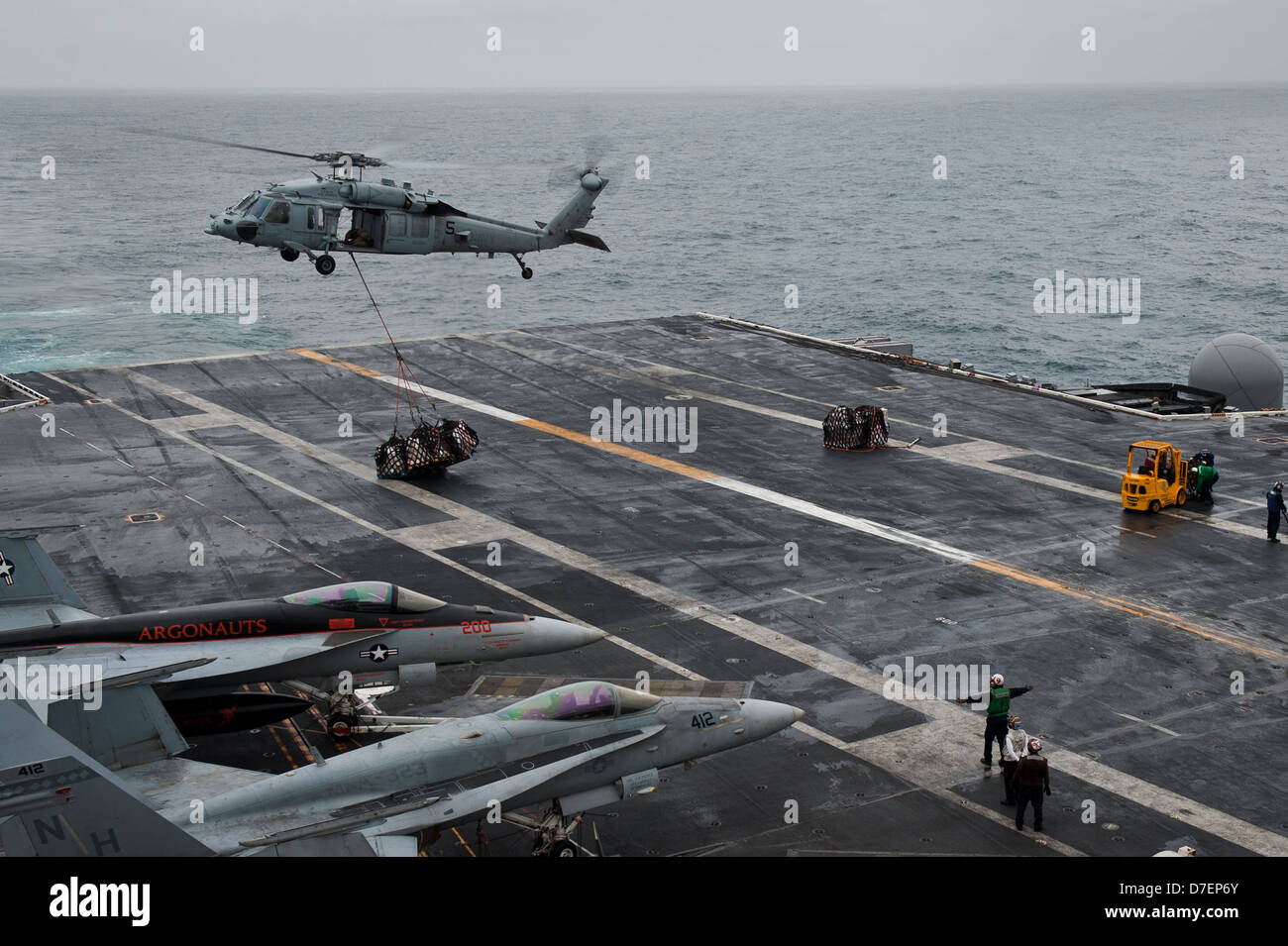 Uss nimitz hi-res stock photography and images - Alamy