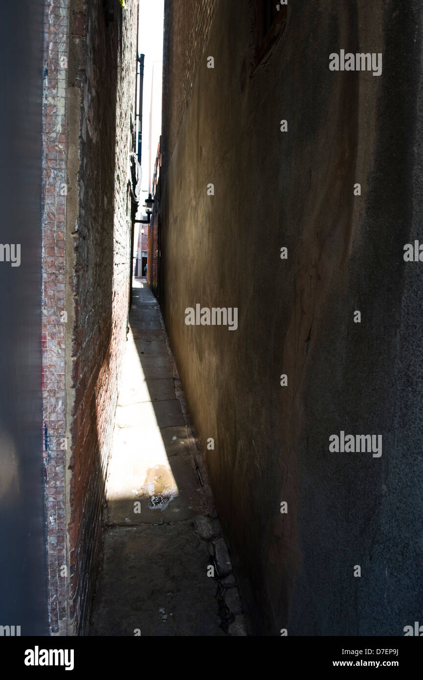 At 25 inches wide Parliament Street is said to be the World's narrowest ...