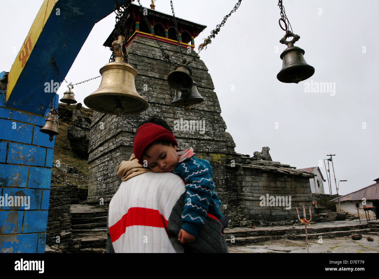 The gate to Tungnath Mandir (3900m), the world's highest Shiva Temple ...
