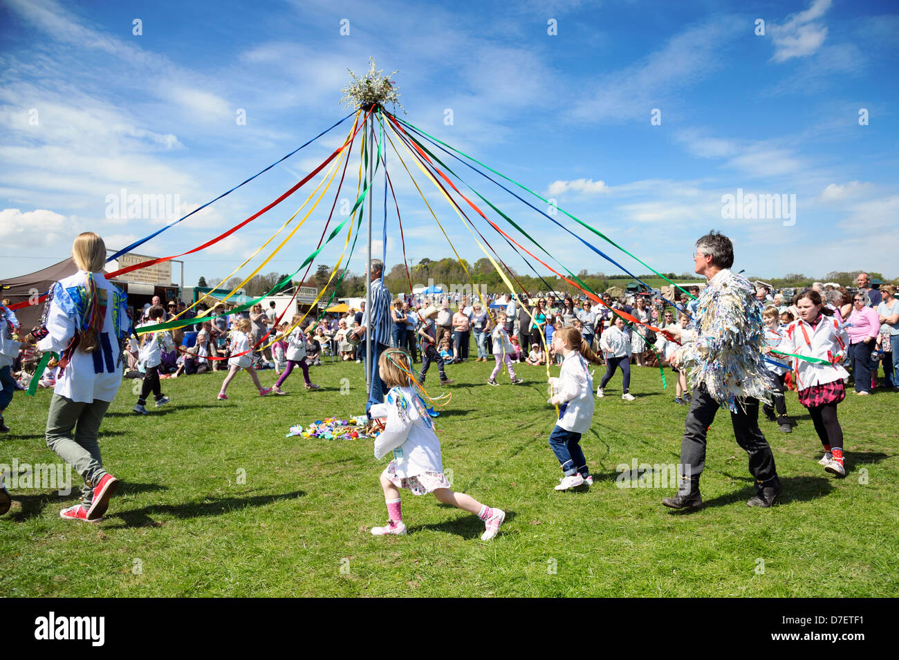 Maypole hi-res stock photography and images - Alamy