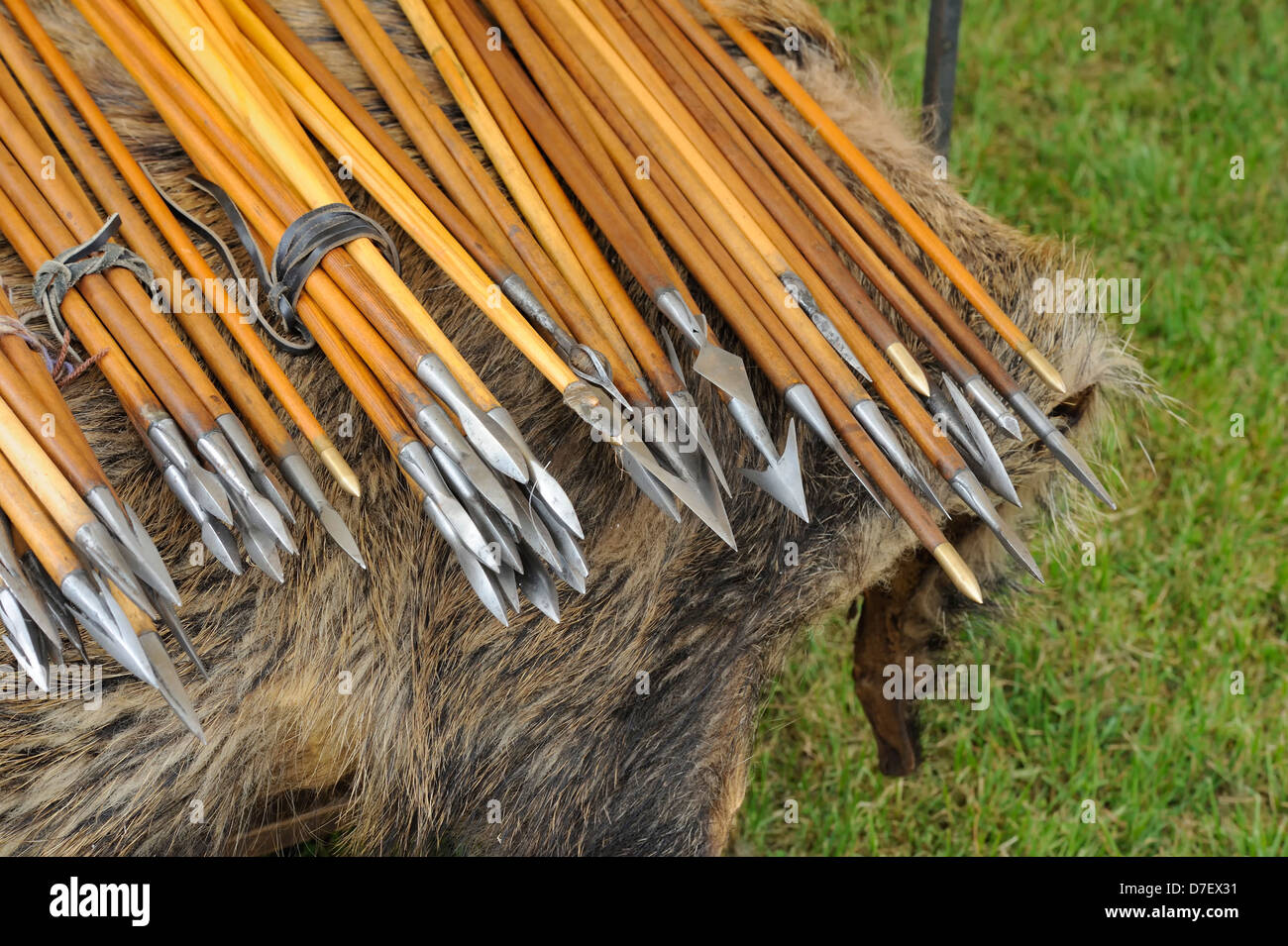 Bunches of arrows hi-res stock photography and images - Alamy