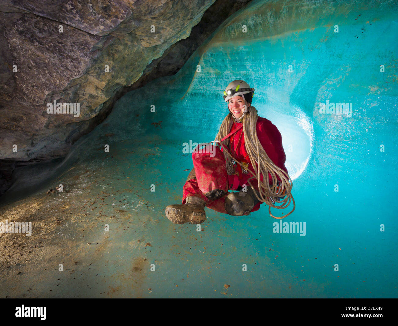 Woman caving spelunking cave hi-res stock photography and images - Alamy