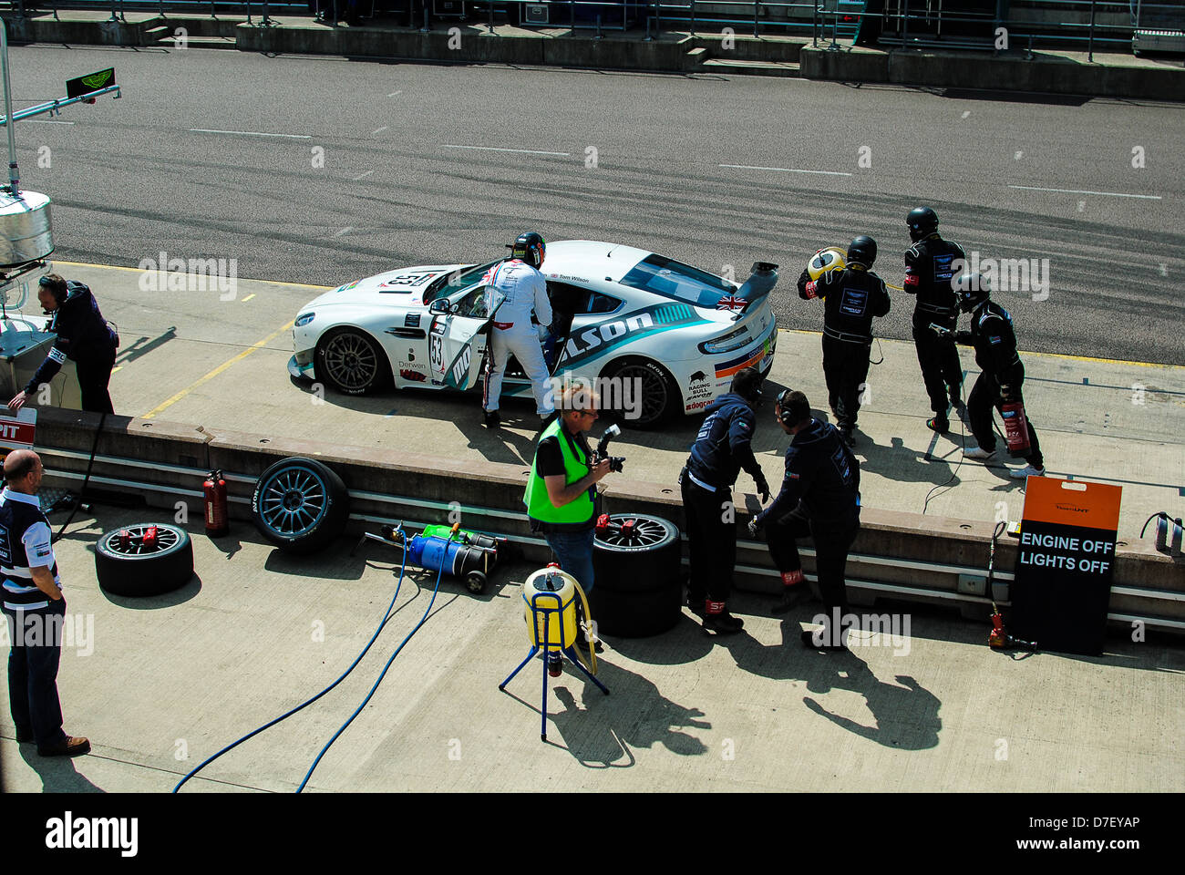 Pit stop motor racing at Rockingham Stock Photo - Alamy