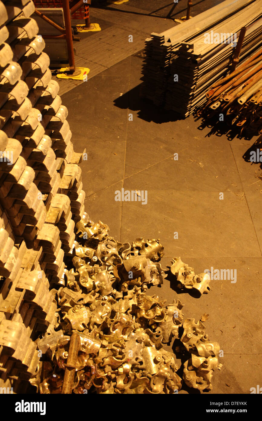 Scaffold joints hi-res stock photography and images - Alamy