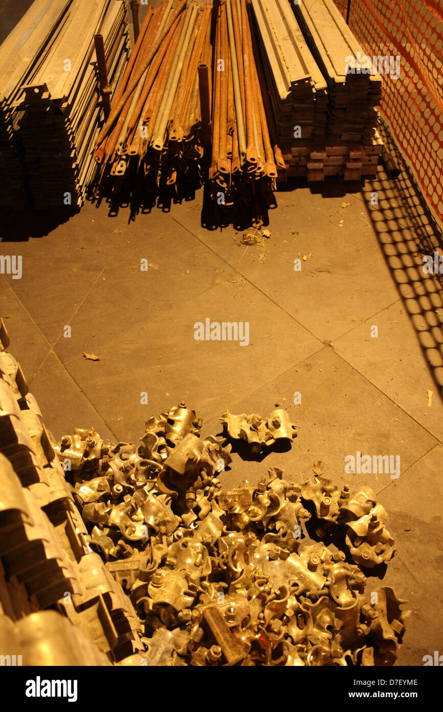 Scaffolding close to the ground hi-res stock photography and images - Alamy