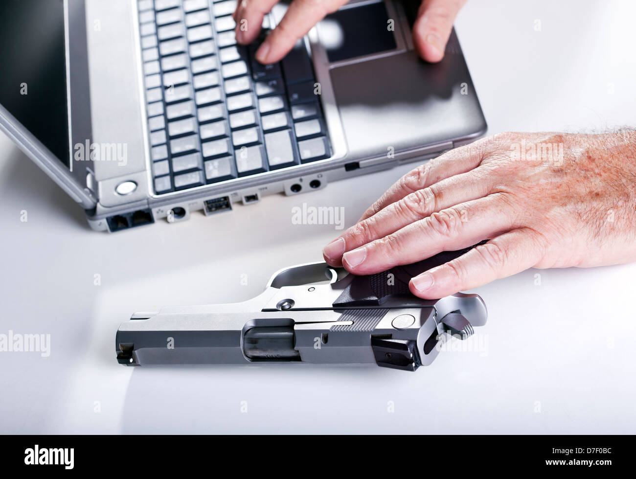 Police officer typing on laptop hi-res stock photography and images - Alamy