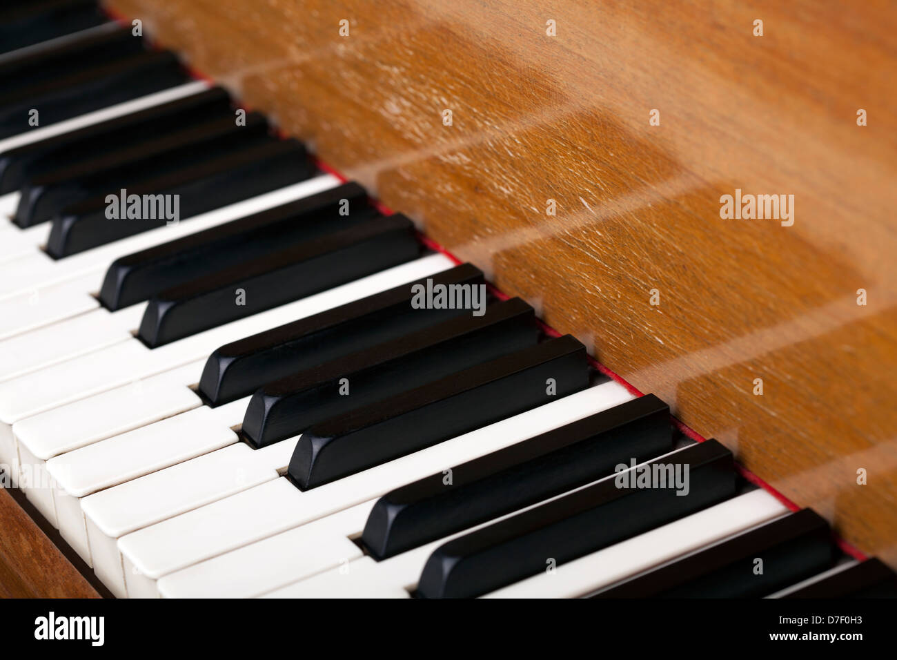 Diagonal close up of piano keys Stock Photo - Alamy