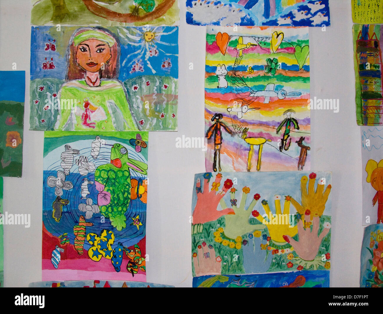Drawings by children hi-res stock photography and images - Alamy