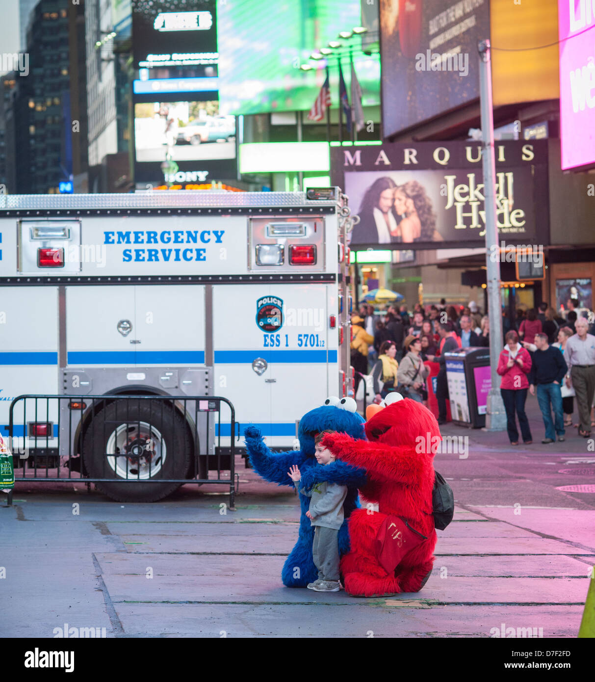 Cartoon characters times square manhattan hi-res stock photography and ...