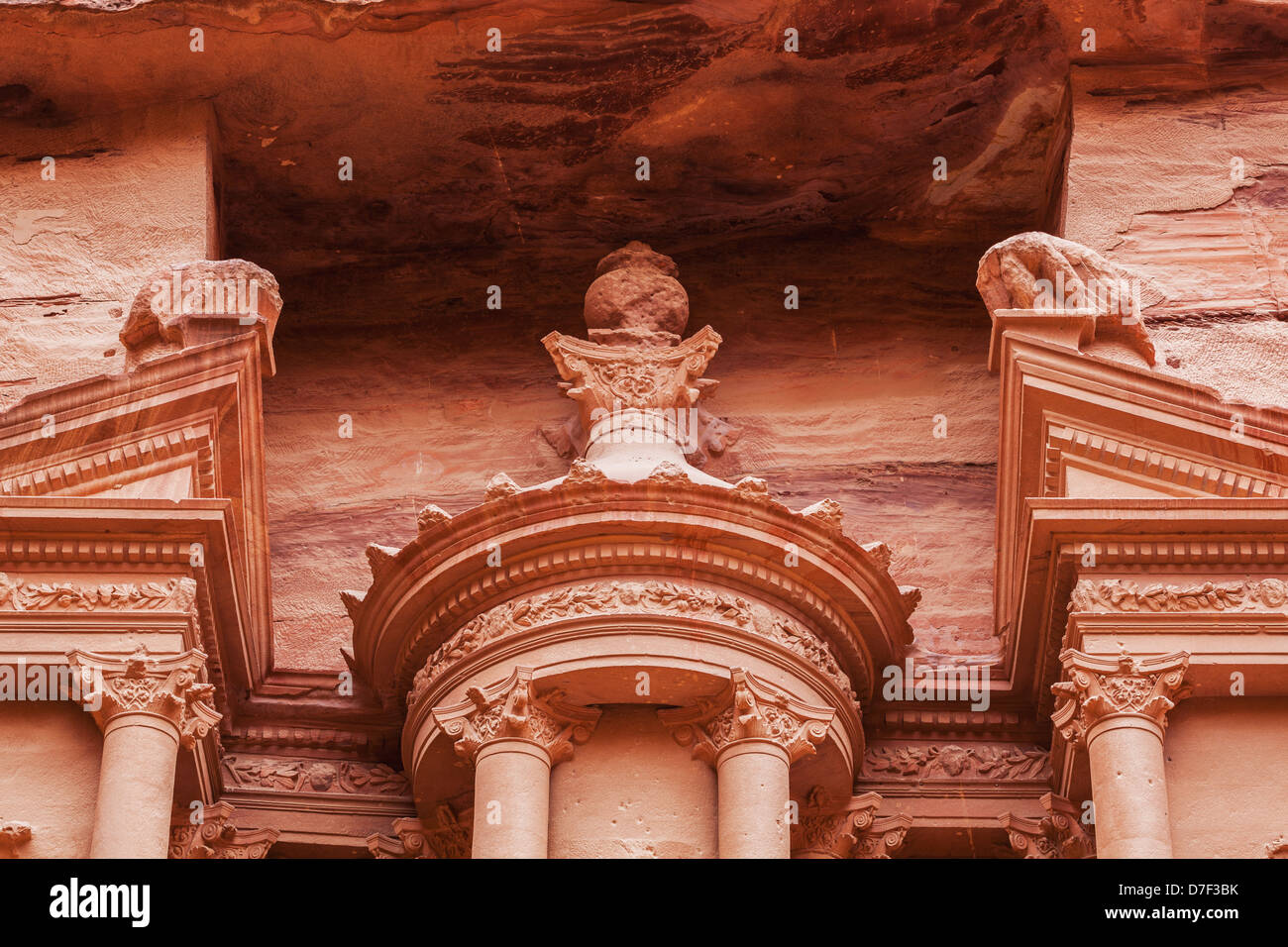 The treasury;Petra jordan Stock Photo - Alamy