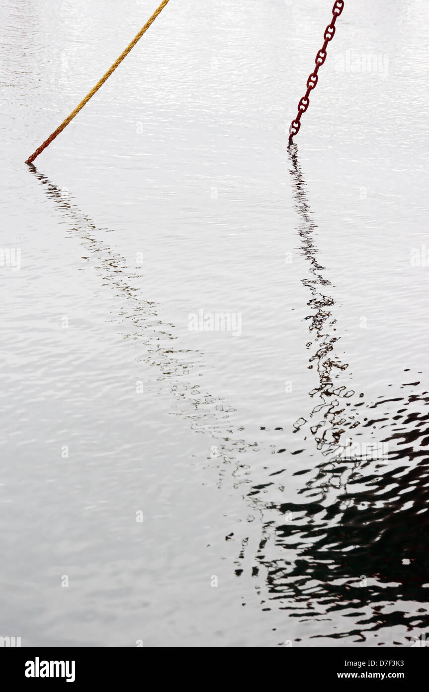 Ship on water hi-res stock photography and images - Alamy
