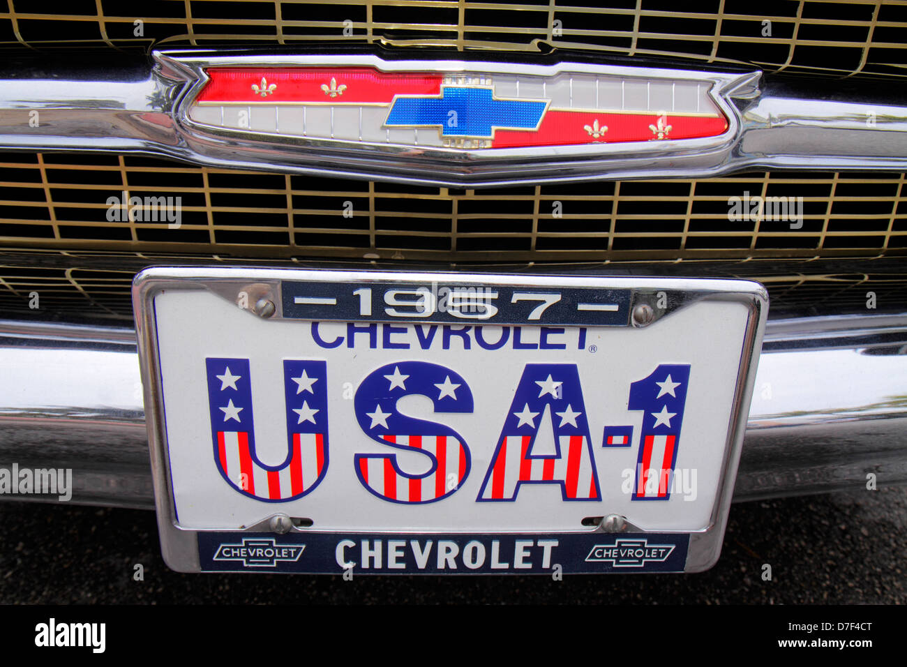 Car front grille hi-res stock photography and images - Alamy