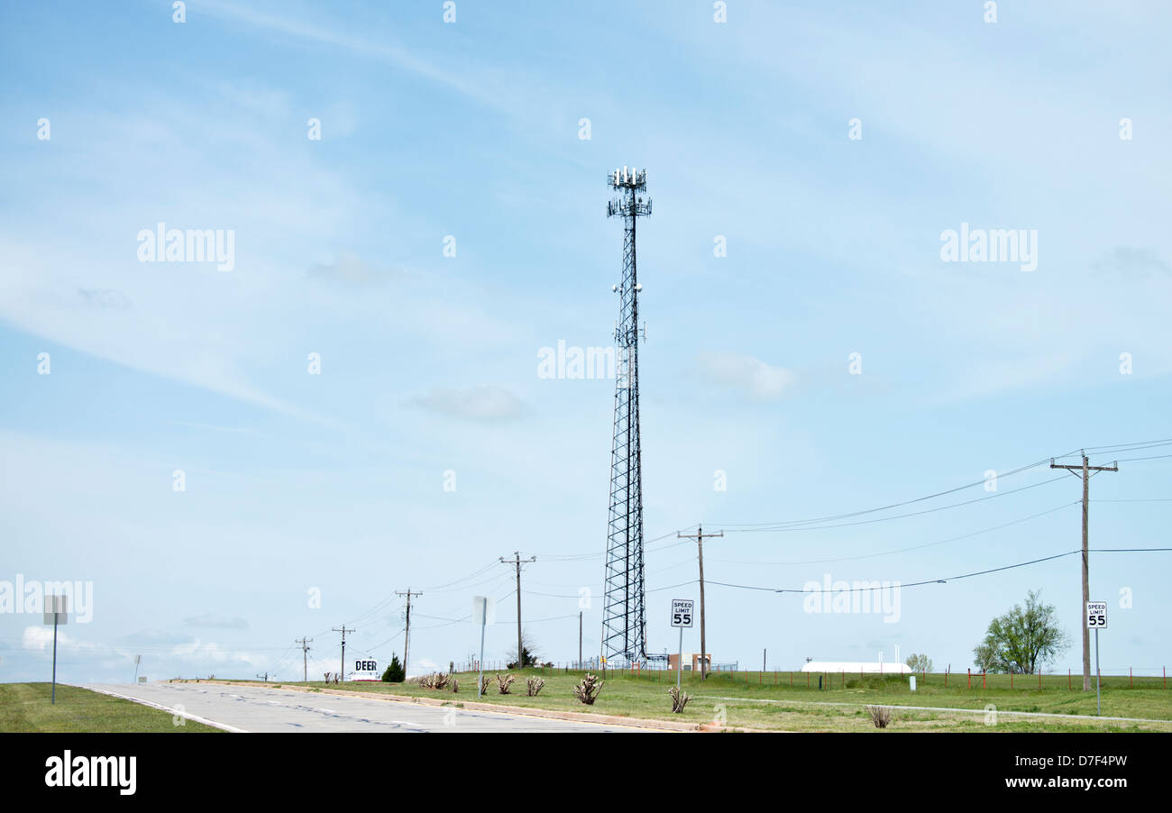 Cellphone towers hi-res stock photography and images - Alamy