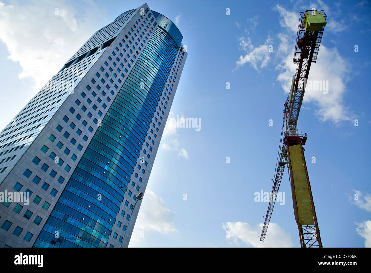 Craneskyscraper hi-res stock photography and images - Alamy