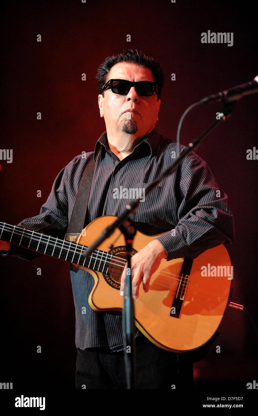 Cesar Rosas Of Los Lobos High Resolution Stock Photography and Images ...