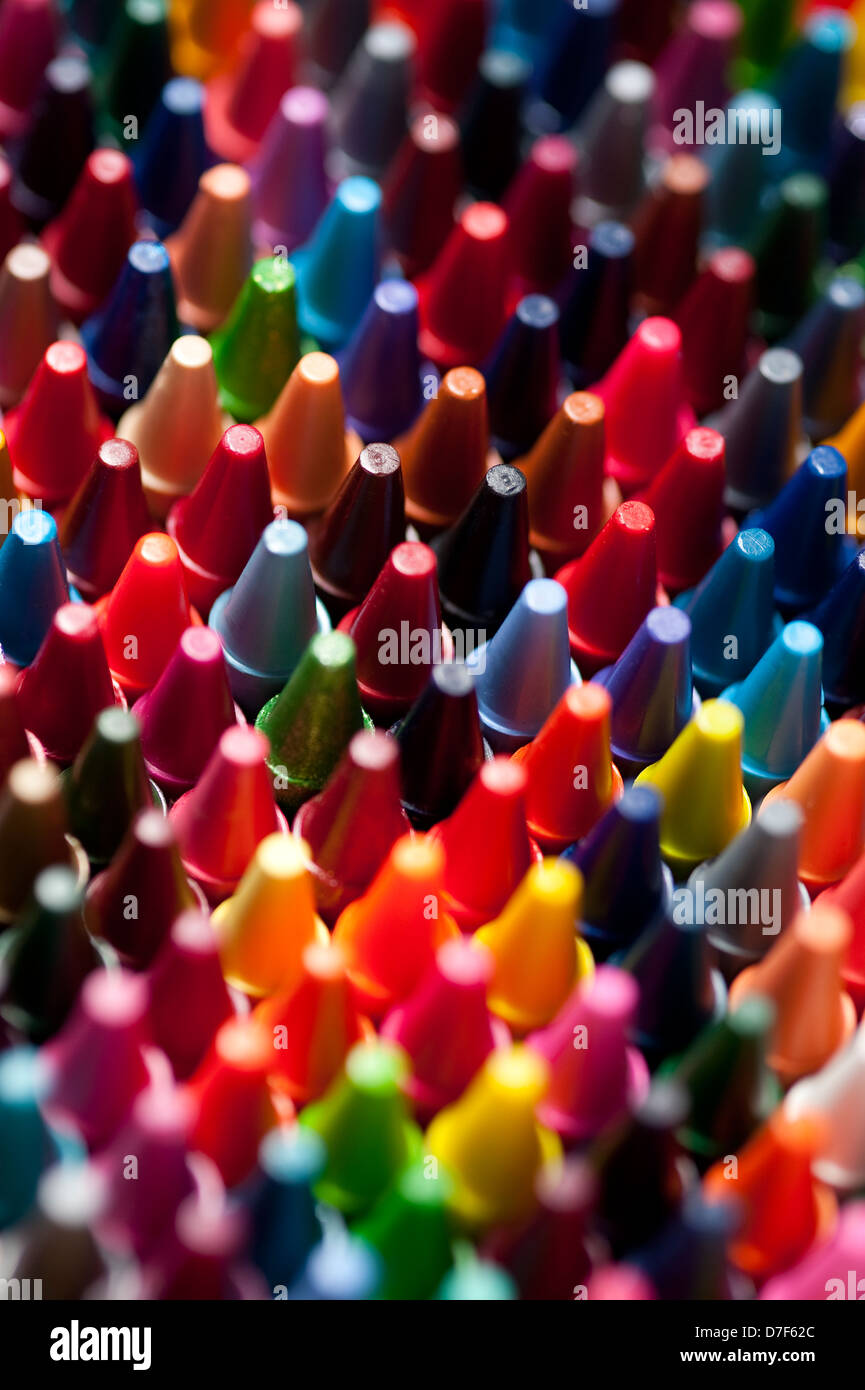 Rows of multicolored crayons creating colorful patterns Stock Photo - Alamy