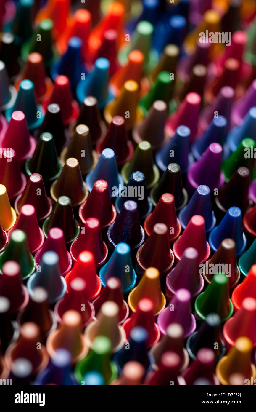 Rows of multicolored crayons creating colorful patterns Stock Photo - Alamy