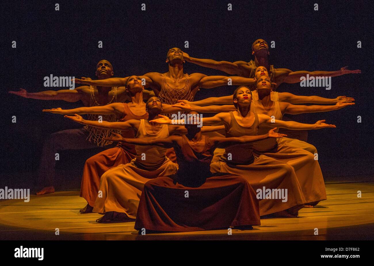 Revelations alvin ailey hi-res stock photography and images - Alamy