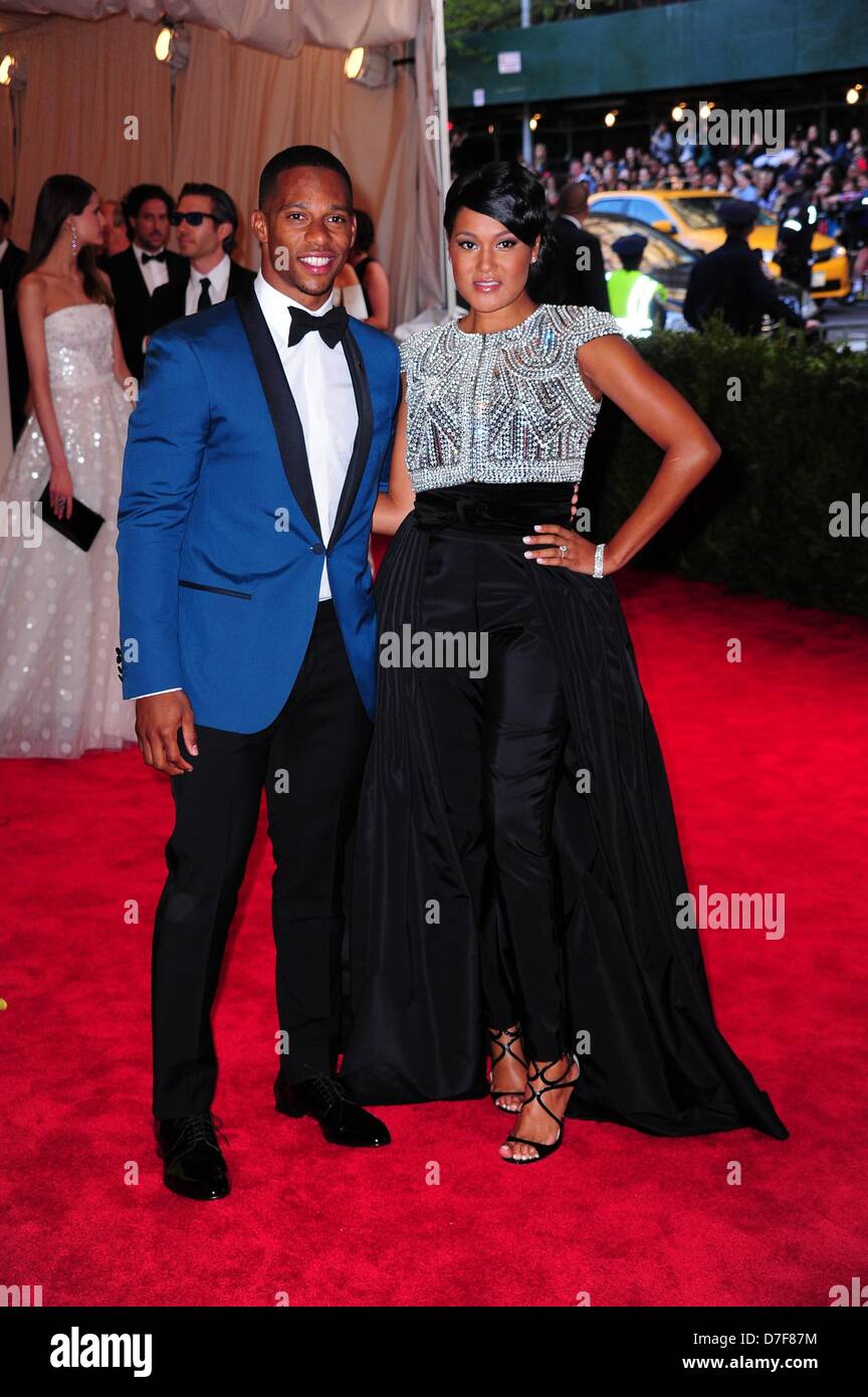 Victor cruz elaina watley punk hi-res stock photography and images - Alamy