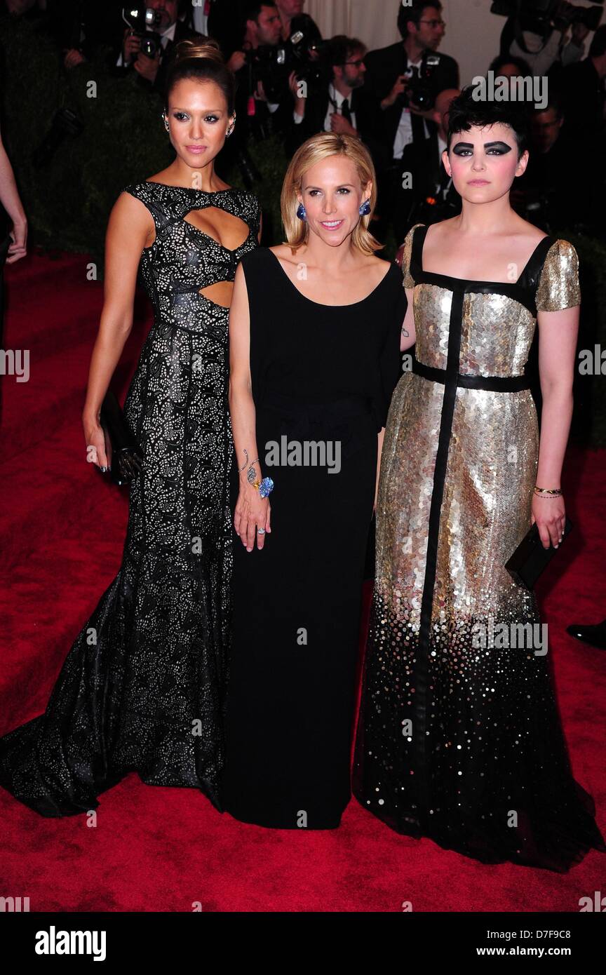 New York, USA. 6th May 2013. Jessica Alba, Tory Burch, Ginnifer Goodwin ...
