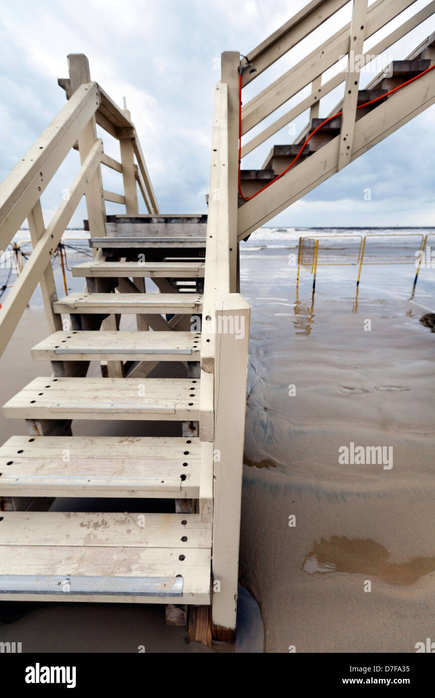 Wide flight of steps hi-res stock photography and images - Alamy