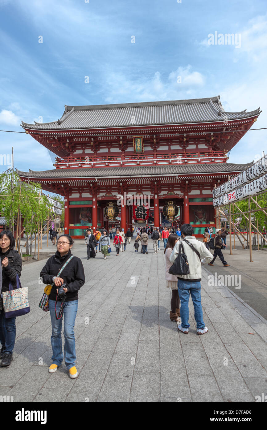 Asakusa temple front gate hi-res stock photography and images - Alamy
