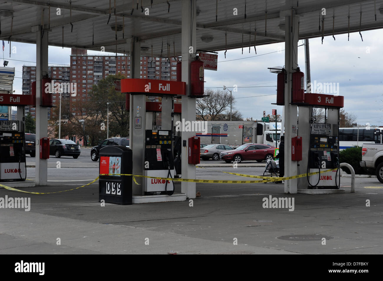 Gas station wind damage hi-res stock photography and images - Alamy
