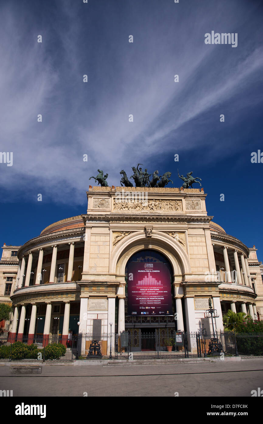 Politeama theatre in Palermo, Italy Stock Photo - Alamy