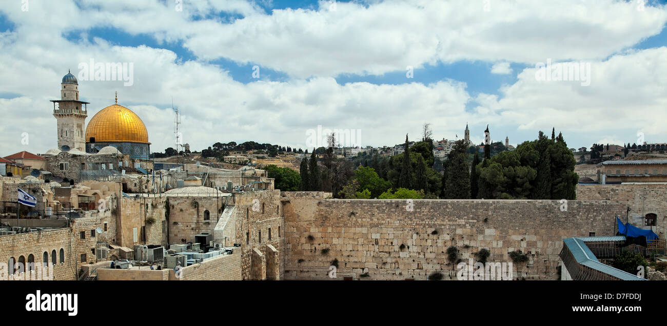 A view of Temple Mount in Jerusalem, including the Western Wall and ...